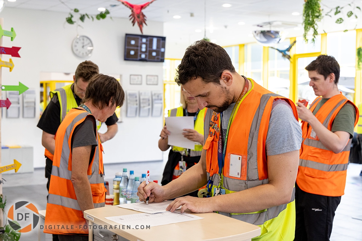 Amazon veranstaltet Blutspendeaktion im Lager DUS2 in Duisburg für ...